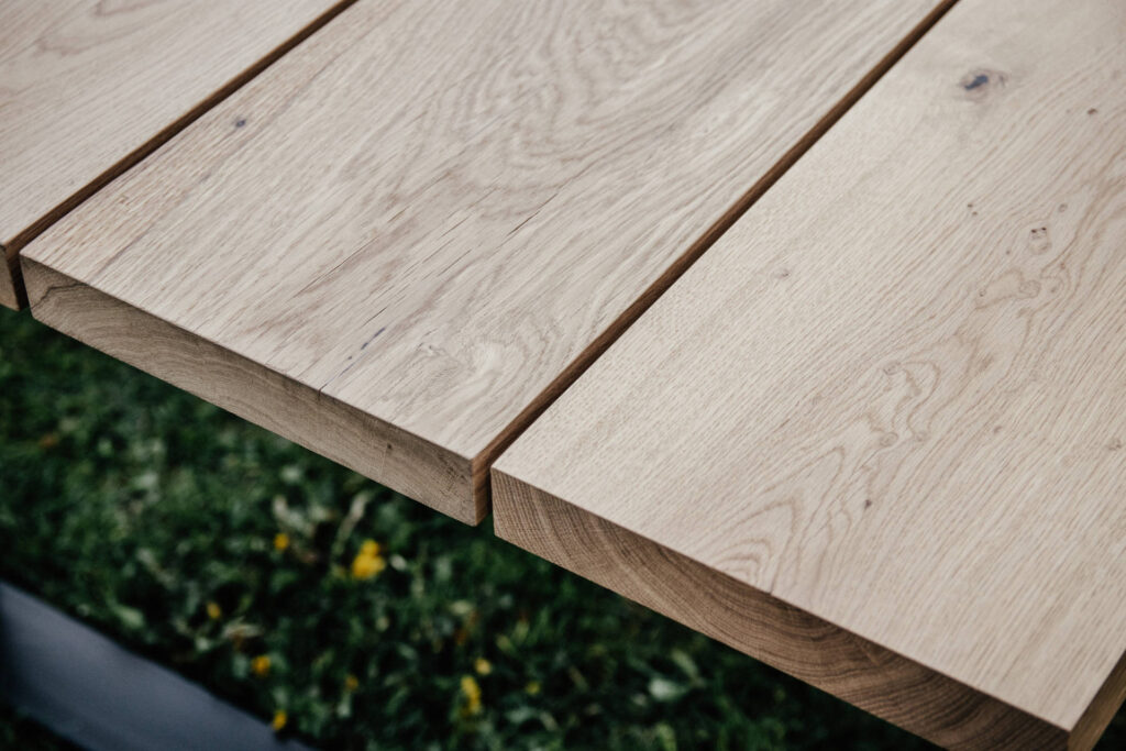 Stół z dębowych desek SEPARADO – MoblerDesign