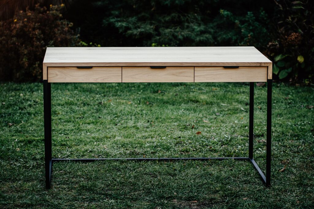 Dębowe biurko Amanecer | MoblerDesign